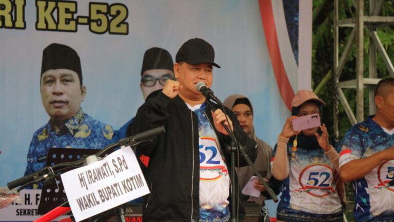 Jalan Sehat Meriahkan Peringatan HUT Ke-52 KORPRI di Kotawaringin Timur – Kabupaten Kotawaringin ...