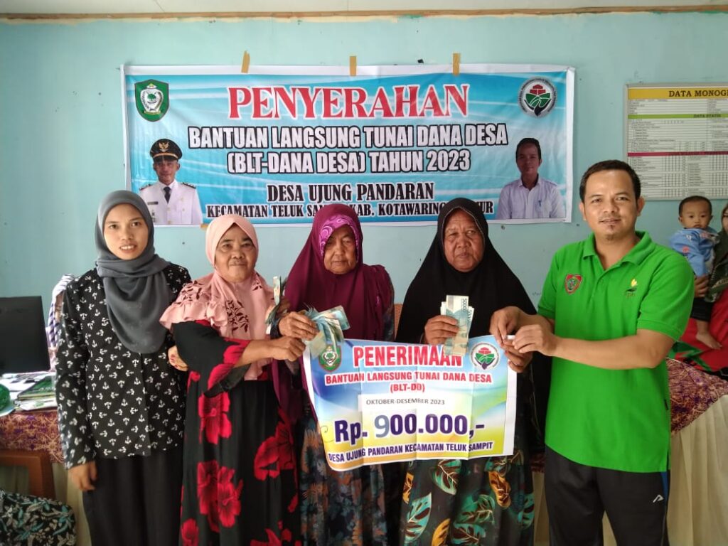 Desa Ujung Pandaran Berbagi Melalui BLT-DD 2023 – Kecamatan Teluk ...